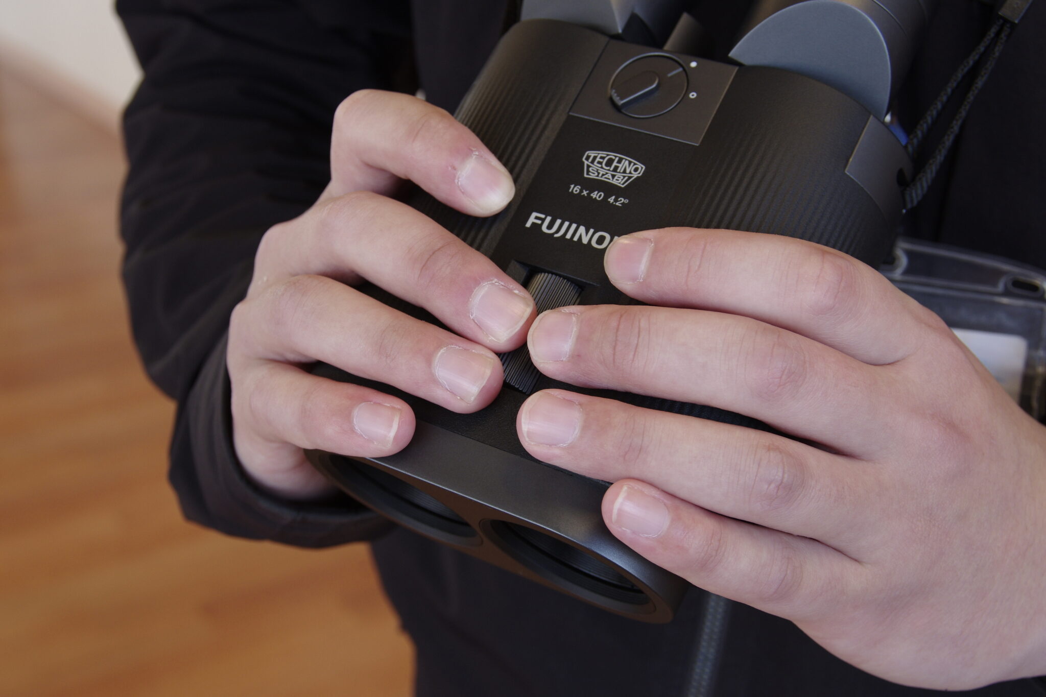 遠くの野鳥をクリアに観察できるクラス最高20倍の最新防振双眼鏡 富士フイルム FUJINON TECHNO-STABI TS-L 1640/TS-L 2040 – BIRD FAN （日本野鳥の会）